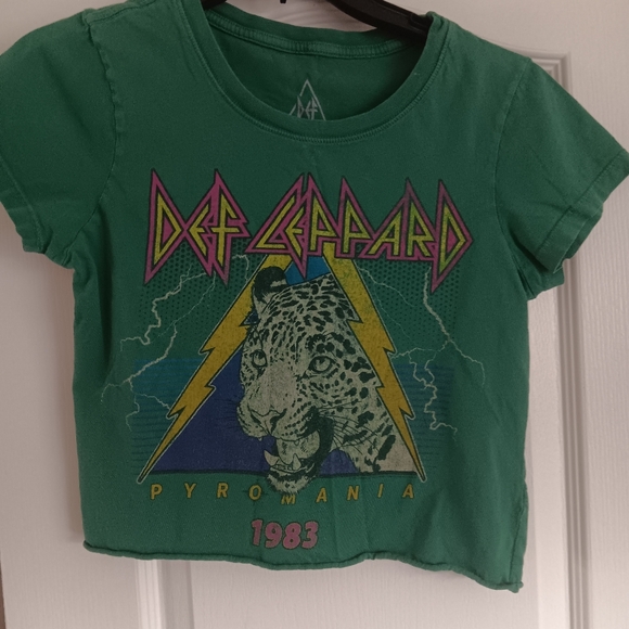 Def Leppard | Shirts & Tops | Def Leppard Concert Tshirt Rock And Roll ...